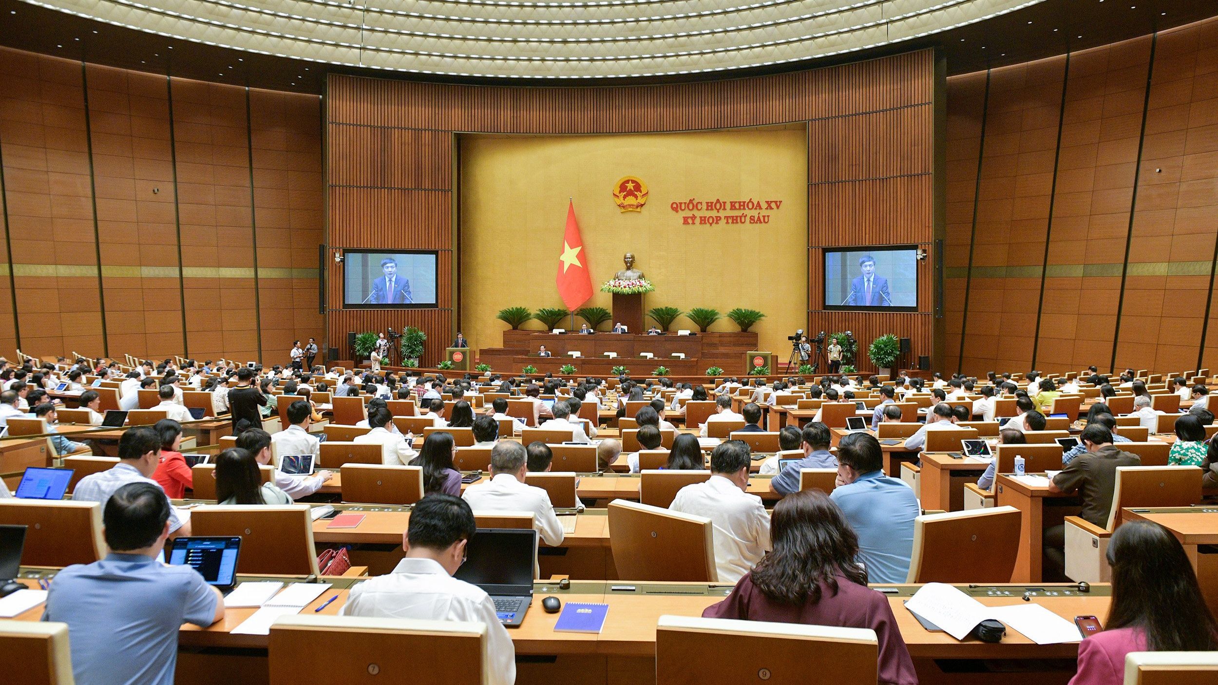 Lấy phiếu tín nhiệm là dịp để các lãnh đạo nhìn lại mình | Báo Pháp ...