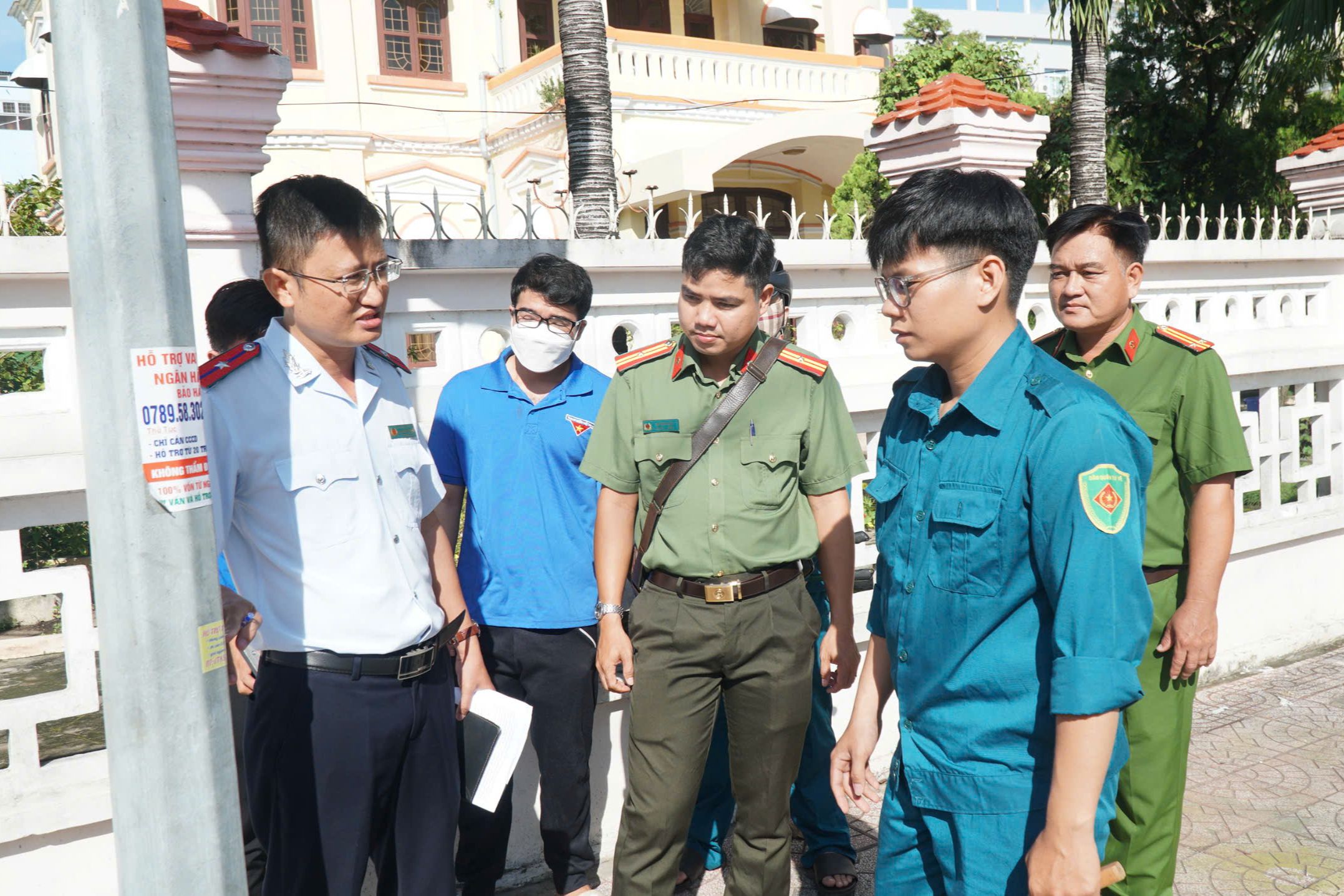 Ra quân kiểm tra, xóa quảng cáo rao vặt, tín dụng đen ở Vĩnh Long | Báo ...