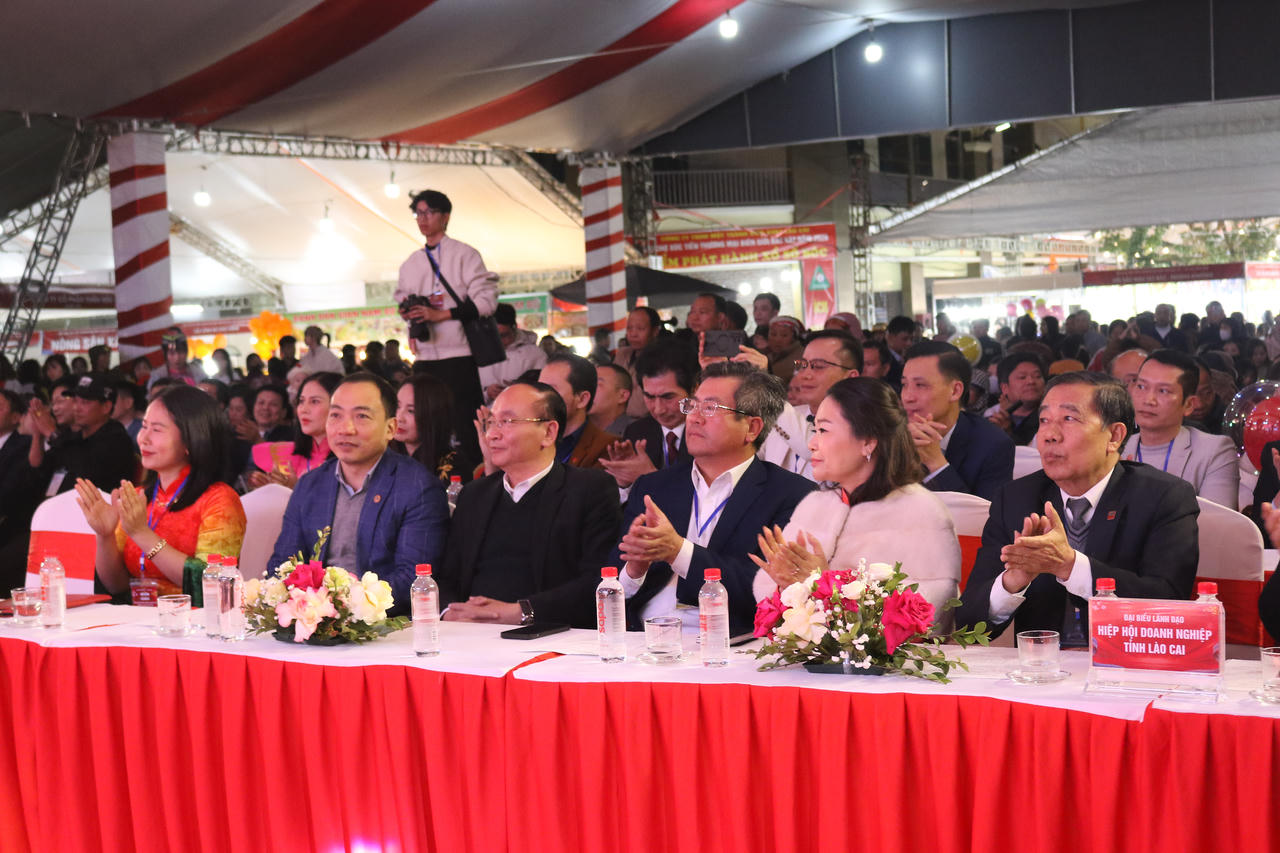 Khai mạc Hội chợ Xúc tiến Thương mại Biên giới Bát Xát - Lào Cai năm 2026