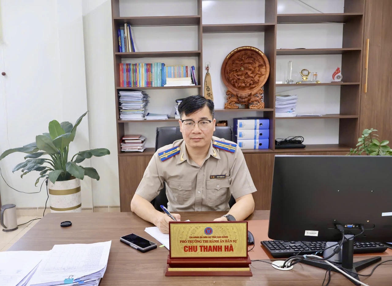 Chấp hành viên Chu Thanh Hà và quyết định cưỡng chế đặc biệt | Báo Pháp ...