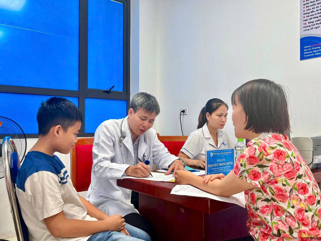 Bệnh viện Đa khoa khu vực Phú Thọ khám, tư vấn dinh dưỡng cho người dân ...